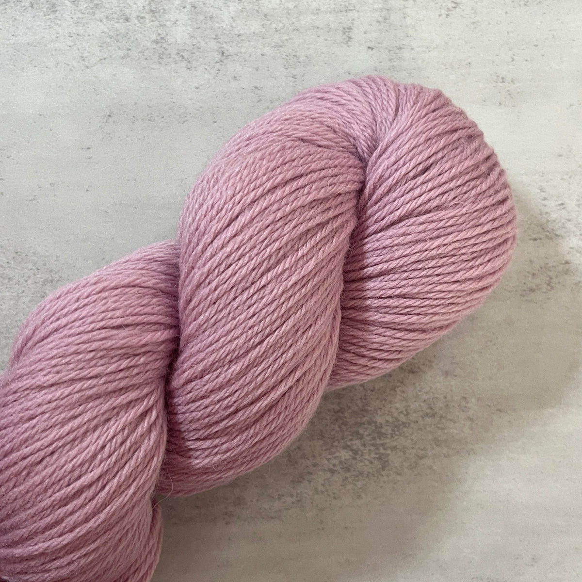 Cascade 220 / 1076 Antique Lilac – Harmony