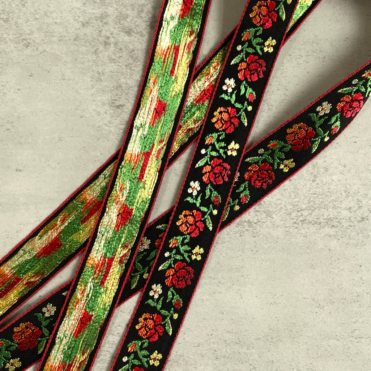 Red Roses Vintage Jacquard Ribbon – Harmony